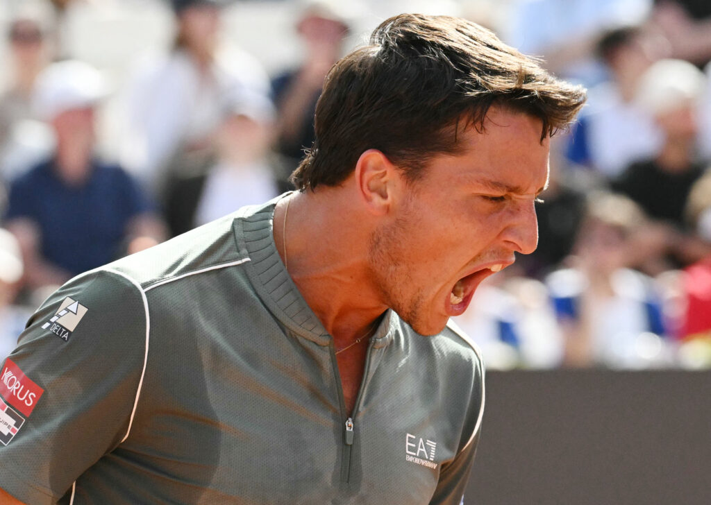 Alexander Zverev makes serious Italian Open complaint after losing to ...